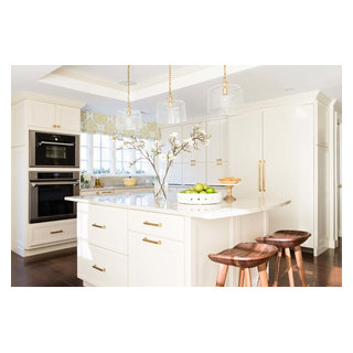 Clean and Classic Melrose Kitchen - Traditional - Kitchen - Boston - by ...