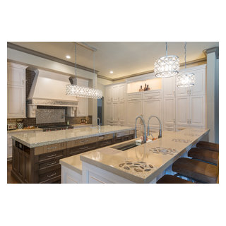 Clubhouse Court - Traditional - Kitchen - Dallas - by Kasper Custom ...