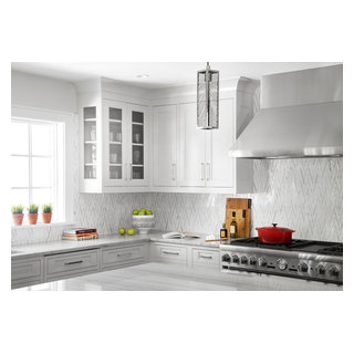 Coastal Chic in Shore Acres Mamaroneck - Transitional - Kitchen - New ...