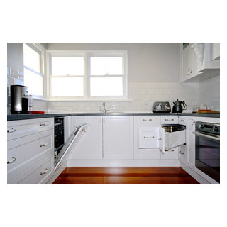 COLLAROY PLATEAU PROJECT - Blum corner drawer unit & full integrated ...