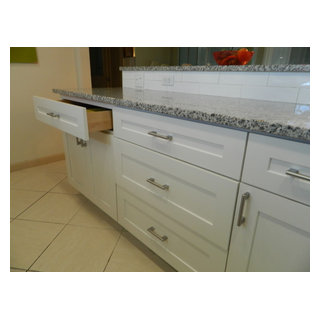 Condo Kitchen Remodel - Modern - Kitchen - Other - by Fournier Custom ...