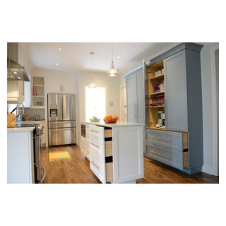 Contemporary Shaker Kitchen - Contemporary - Kitchen - Montreal - by ...