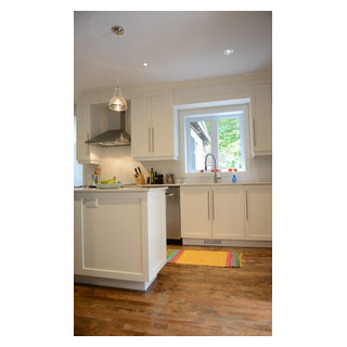 Contemporary Shaker Kitchen - Contemporary - Kitchen - Montreal - by ...