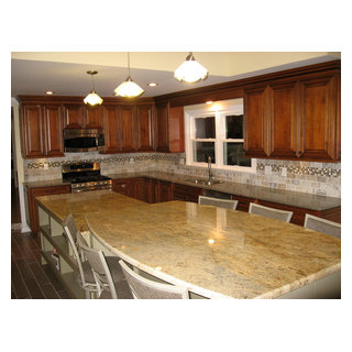 Convertible Island Kitchen With Dry Bar - Traditional - Kitchen ...