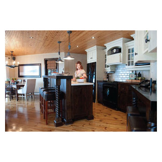 Cottage Kitchen - Traditional - Kitchen - Ottawa - by Sonya Kinkade ...