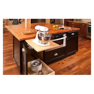 Country Kitchen with pop-up mixer shelf - Traditional - Kitchen ...