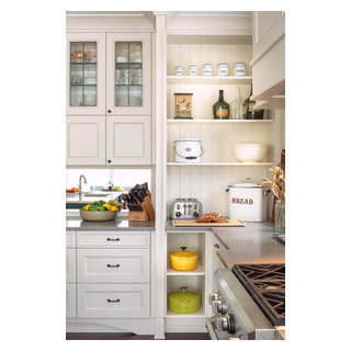 Countryside Traditional Kitchen - Astro Design - Ottawa - Traditional ...