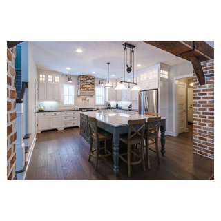 Crackow - Farmhouse - Kitchen - Cleveland - by Rembrandt Homes Inc. | Houzz