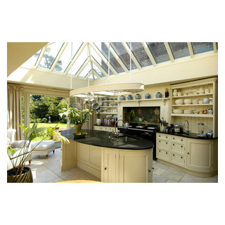 Cream Country Kitchen, Chesham - Traditional - Kitchen - Hertfordshire ...