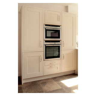 Cream shaker kitchen with built in appliances - Transitional - Kitchen ...
