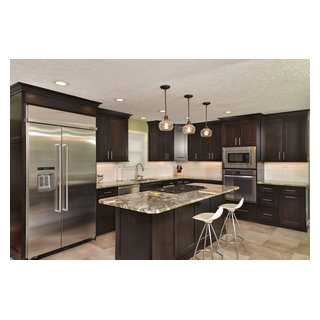 Custom Amish cabinets - Traditional - Kitchen - Cleveland - by Artistic ...