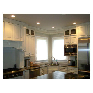 Dado - Traditional - Kitchen - Chicago - by JandB Kitchen Designs | Houzz