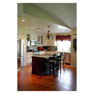 (D&SR) Kitchen and family remodel - Traditional - Kitchen - Los Angeles ...