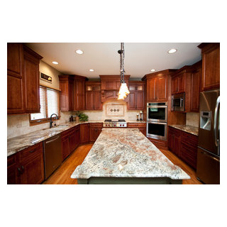 David & Susan - Traditional - Kitchen - Chicago - by River Oak ...