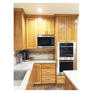 Denis Kitchen - Traditional - Kitchen - Sacramento - by Kiwi Woodworks ...
