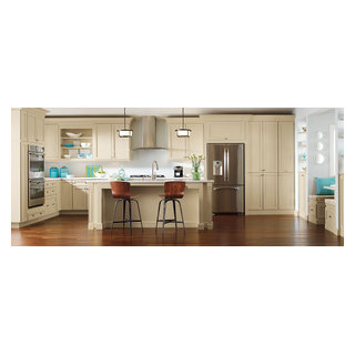 Diamond Kitchen Cabinets - Traditional - Kitchen - Chicago - by GTI ...