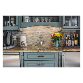 BUTLER PANTRY - Traditional - Kitchen - DC Metro - by Custom Kitchens ...