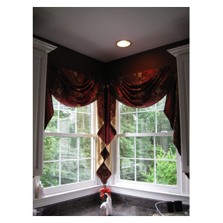 Double Corner Window - Modern - Kitchen - DC Metro - by Kelley Wingate ...