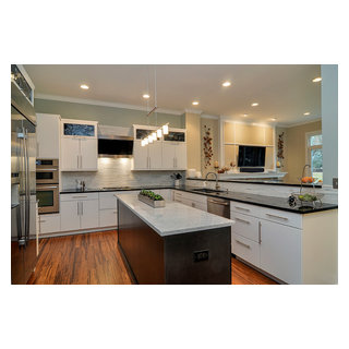 Doug & Natalie's Kitchen - Contemporary - Kitchen - Chicago - by ...