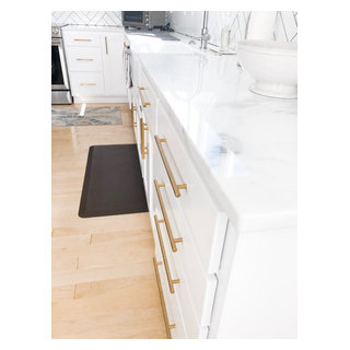 Downtown KC Kitchen - Contemporary - Kitchen - Kansas City - by Comfort ...