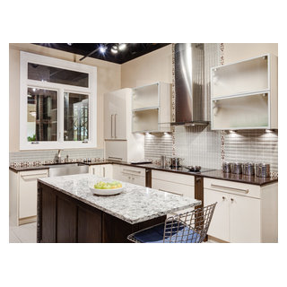 Downtown Kitchen - Contemporary - Kitchen - Chicago - by Select ...