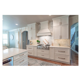 Dr. Harris - Contemporary - Kitchen - Nashville - by By Design ...
