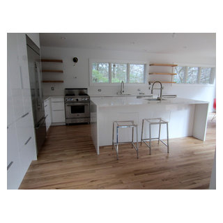 EAST HAMPTON 2 1/4" RED OAK INSTALLED & FINISHED W BONA AMBERSEAL AND ...