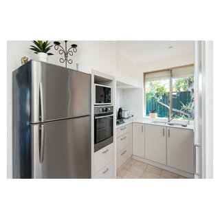 Edgewater kitchen - Modern - Kitchen - Perth - by Trager Kitchens and ...