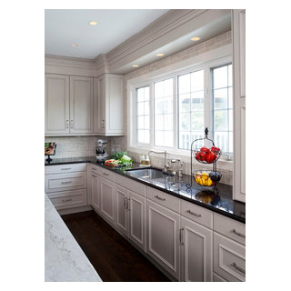 Elegant Classic Kitchen Design - Traditional - Kitchen - DC Metro - by ...