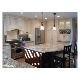 Elegant White Kitchen | Dark Mocha Island - Traditional - Kitchen - Los ...