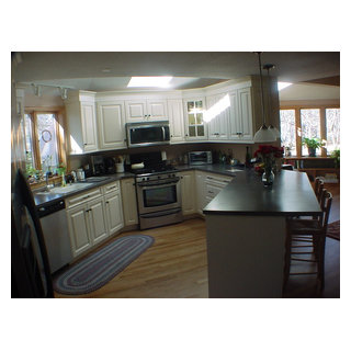 Elliot - Contemporary - Kitchen - Boston - by Kitchen Tech | Houzz