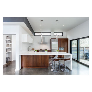 Elton - Contemporary - Kitchen - Toronto - by Modern Staging | Spaces ...