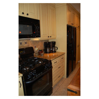 Enclosing a free standing refrigerator - Traditional - Kitchen - Los ...
