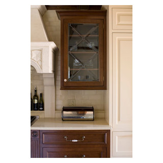 English Tudor - Craftsman - Kitchen - Chicago - by Jean Stoffer Design ...
