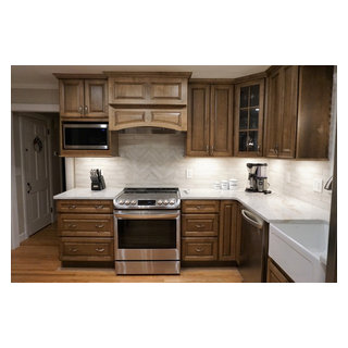 Fantasy Brown Kitchen - Classique - Cuisine - Providence - par Cabinet ...