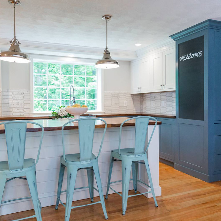 75 Beautiful Farmhouse Kitchen Design Ideas & Pictures | Houzz
