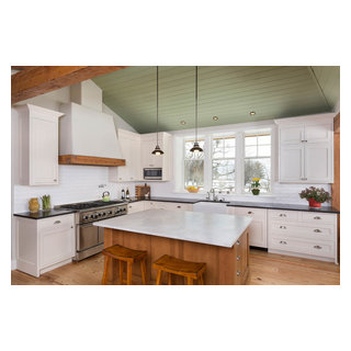 Farmhouse Design - Farmhouse - Kitchen - Denver - by KM Design | Houzz