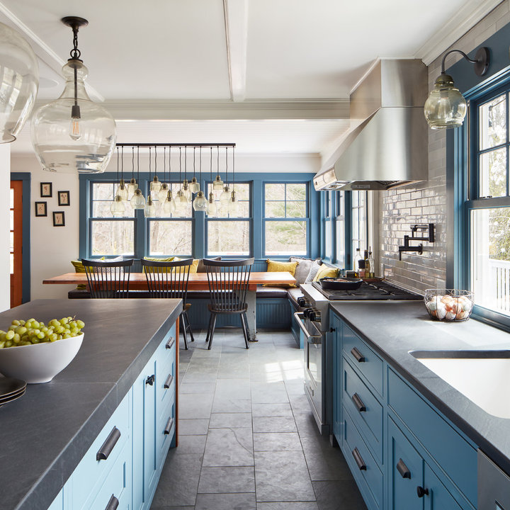 75 Beautiful Farmhouse Kitchen Design Ideas & Pictures | Houzz