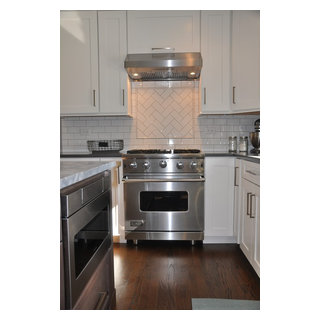 Farmhouse Kitchen Design - Farmhouse - Kitchen - Chicago - by Monika ...