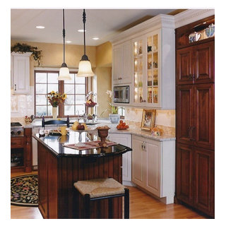 Feminine suburban Kitchen remodel - Traditional - Kitchen - Chicago ...