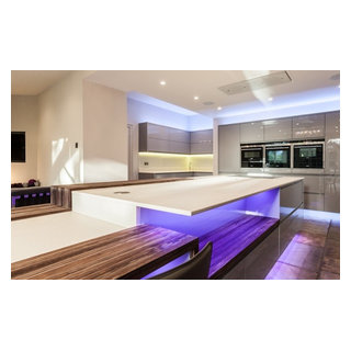 FLOATING OVER STONE - PROJECT WITH ATLANTIS KITCHENS - Modern - Kitchen ...