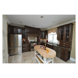 Florentine 3300 square foot single home - Traditional - Kitchen ...