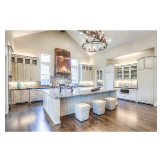 Frandora Ln - Traditional - Kitchen - Houston - by Metropolitan Custom ...