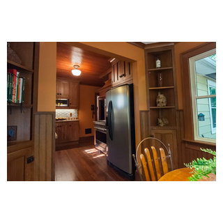 Frank Lloyd Wright Inspired Kitchen - Craftsman - Kitchen - Detroit ...