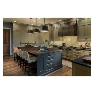 Fresh Look - Traditional - Kitchen - Chicago - by PB Kitchen Design | Houzz