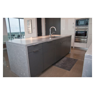 Gallagher - Contemporary - Kitchen - Grand Rapids - by Falcon Custom ...