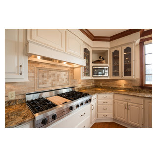 Gas Cooktop and Custom Cabinet Glass Inserts - Kitchen - Indianapolis ...