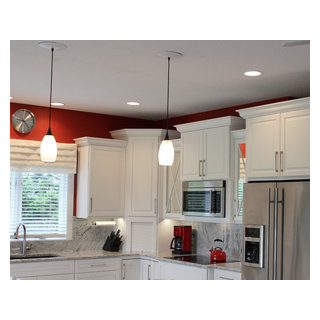 Geneseo, IL- Painted White Kitchen With Mirrored Cabinets and Full ...