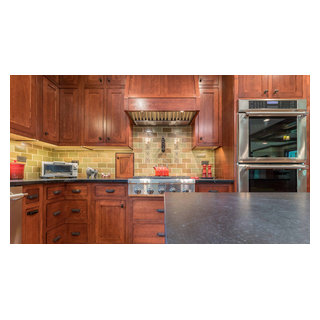 Craftsman Delight - Craftsman - Kitchen - Chicago - by 12/12 Architects ...