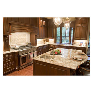 Grandeur House - Traditional - Kitchen - Seattle - by Signature Design ...